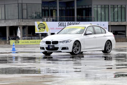 “ขับเป็น...ขับปลอดภัย กับ สื่อสากล” ฝึกทักษะแก้ไขเหตุฉุกเฉินให้นักศึกษาธุรกิจบัณฑิตย์ - chill ...